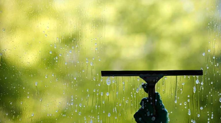 Streak-free, Clear Window Cleaning - HOT Cleaning Services
